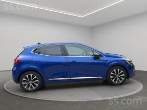 Blue Renault Clio 2023 in Riga, with an engine capacity of 1.60 L and mileage of 67 thousand km for 13495 €, photo 9 on AUTOMOTO.COM.LV