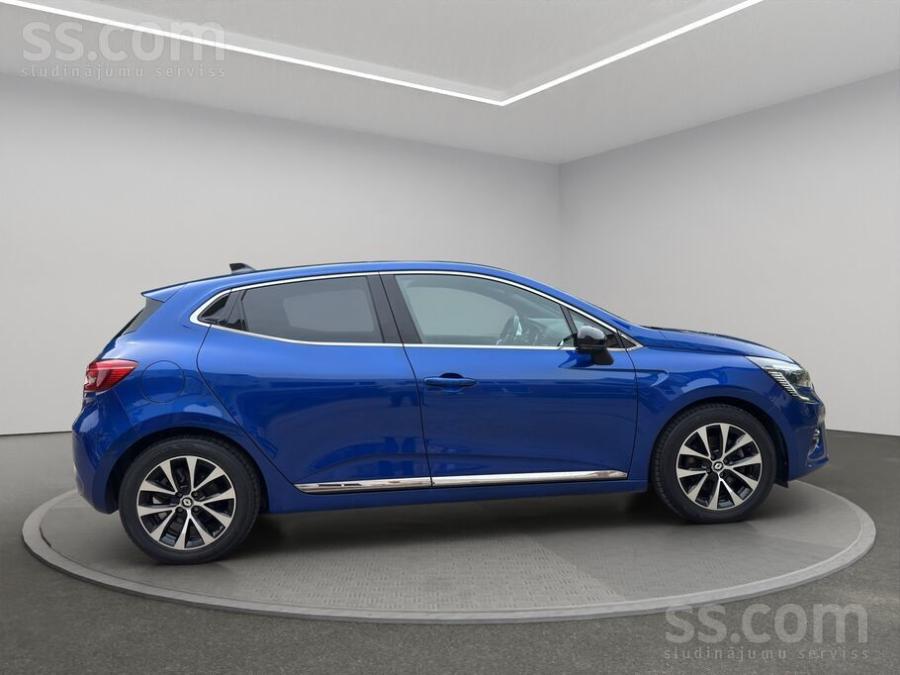 Blue Renault Clio 2023 in Riga, with an engine capacity of 1.60 L and mileage of 67 thousand km for 13495 €, photo 9 on AUTOMOTO.COM.LV