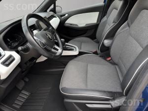 Blue Renault Clio 2023 in Riga, with an engine capacity of 1.60 L and mileage of 67 thousand km for 13495 €, photo 11 on AUTOMOTO.COM.LV