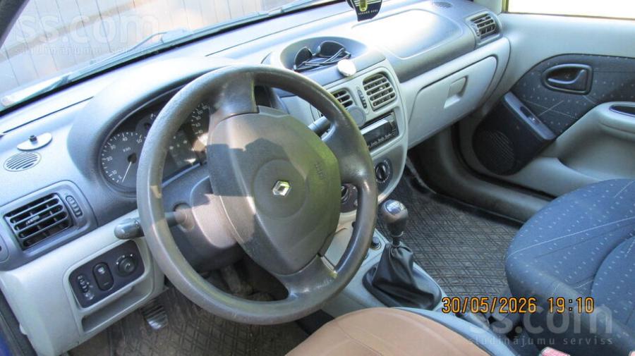 Zils Renault Clio 2005 Jūrmala, ar dzinēja tilpumu 1.40 L un nobraukumu 188 tūkst. km par 889 €, foto 4 vietnē AUTOMOTO.COM.LV