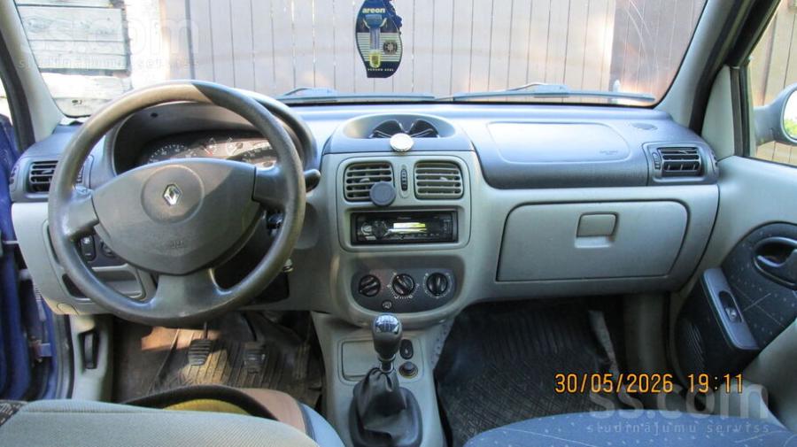 Zils Renault Clio 2005 Jūrmala, ar dzinēja tilpumu 1.40 L un nobraukumu 188 tūkst. km par 889 €, foto 6 vietnē AUTOMOTO.COM.LV