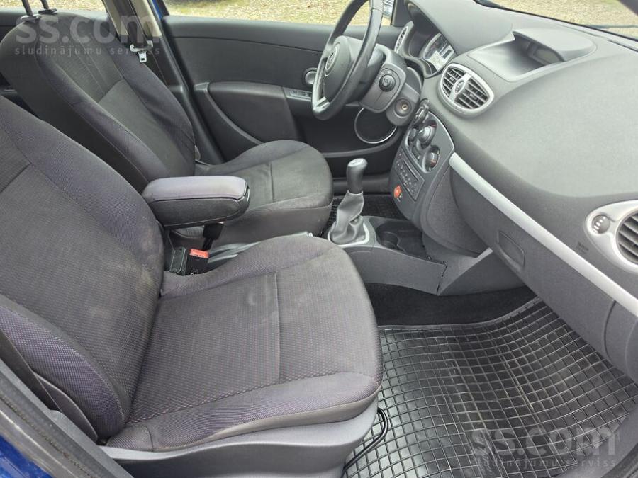 Zils Renault Clio 2008 Rēzekne, ar dzinēja tilpumu 1.50 L un nobraukumu 0 tūkst. km par 2300 €, foto 11 vietnē AUTOMOTO.COM.LV