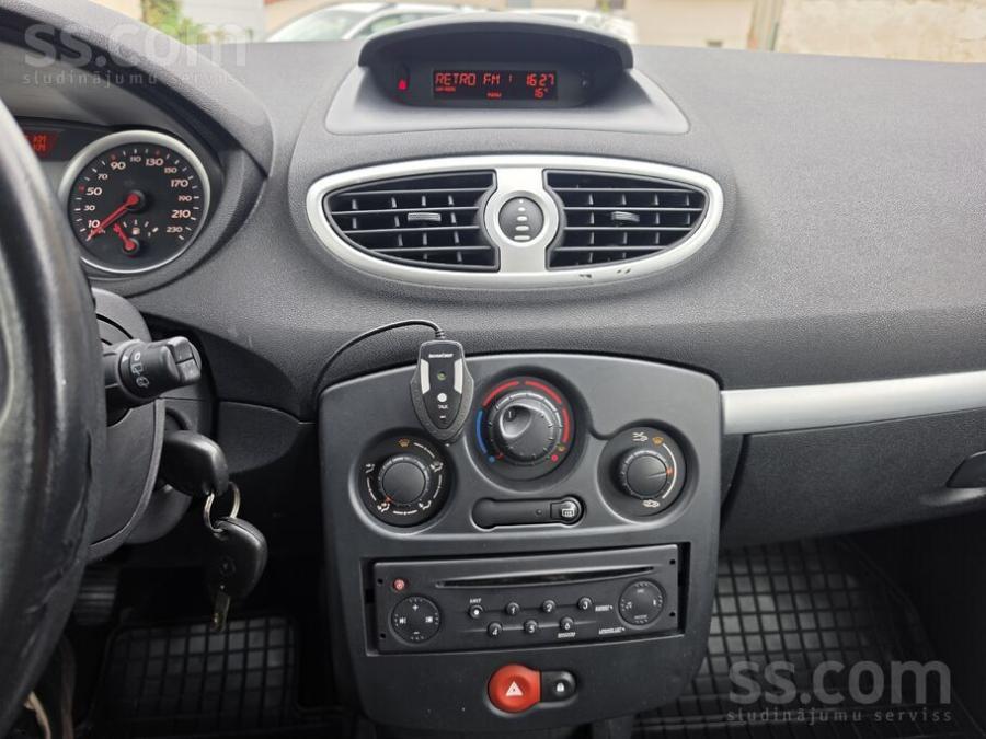 Zils Renault Clio 2008 Rēzekne, ar dzinēja tilpumu 1.50 L un nobraukumu 0 tūkst. km par 2300 €, foto 13 vietnē AUTOMOTO.COM.LV