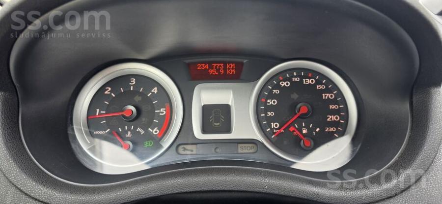 Zils Renault Clio 2008 Rēzekne, ar dzinēja tilpumu 1.50 L un nobraukumu 0 tūkst. km par 2300 €, foto 15 vietnē AUTOMOTO.COM.LV
