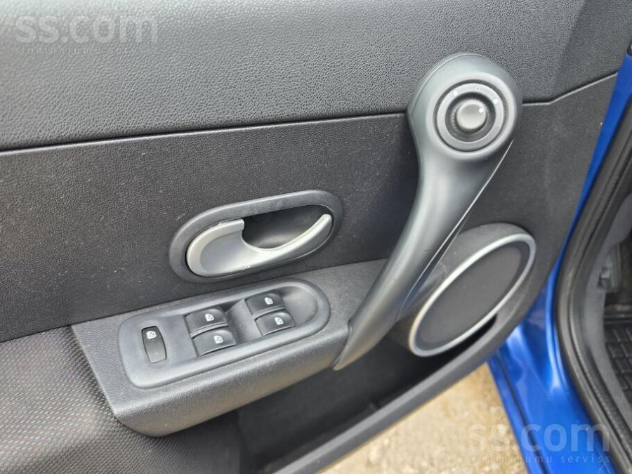 Zils Renault Clio 2008 Rēzekne, ar dzinēja tilpumu 1.50 L un nobraukumu 0 tūkst. km par 2300 €, foto 16 vietnē AUTOMOTO.COM.LV