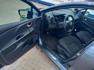 Zils Renault Clio 2017 Tauragė, ar dzinēja tilpumu 1.46 L un nobraukumu 313 tūkst. km par 3900 €, foto 8 vietnē AUTOMOTO.COM.LV