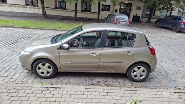 Brown Renault Clio 2010 in Riga, with an engine capacity of 1.50 L and mileage of 254 thousand km for 1500 €, photo 4 on AUTOMOTO.COM.LV