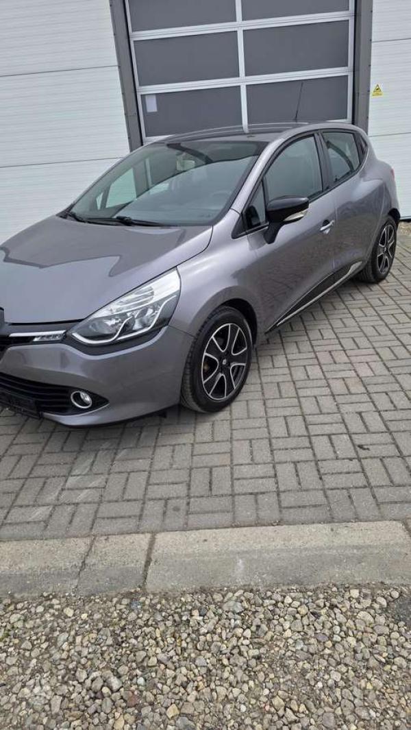 Brown Renault Clio 2014 in Kelme, with an engine capacity of 0.90 L and mileage of 107 thousand km for 4490 €, photo 3 on AUTOMOTO.COM.LV