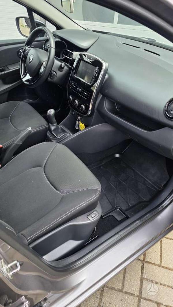 Brown Renault Clio 2014 in Kelme, with an engine capacity of 0.90 L and mileage of 107 thousand km for 4490 €, photo 5 on AUTOMOTO.COM.LV