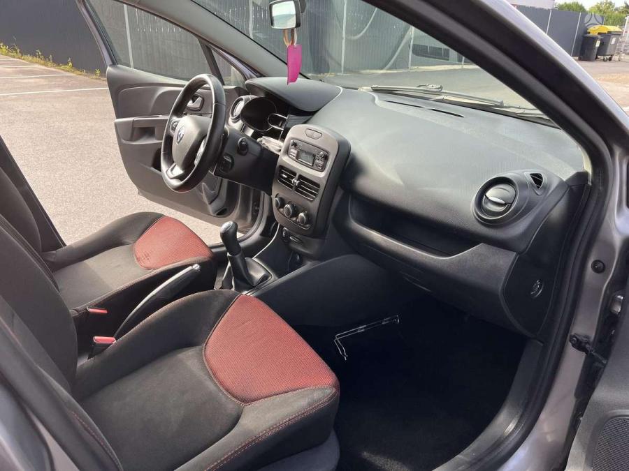 Brūns Renault Clio 2016 Šauļi, ar dzinēja tilpumu 1.15 L un nobraukumu 200 tūkst. km par 2650 €, foto 14 vietnē AUTOMOTO.COM.LV