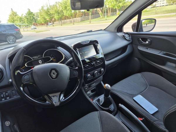 Brown Renault Clio 2014 in Silute, with an engine capacity of 1.46 L and mileage of 268 thousand km for 3450 €, photo 10 on AUTOMOTO.COM.LV