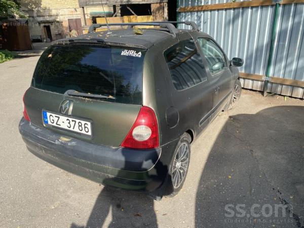 Green Renault Clio 2003 in Riga, with an engine capacity of 1.40 L and mileage of 0 thousand km for 1000 €, photo 4 on AUTOMOTO.COM.LV