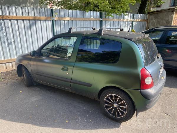 Green Renault Clio 2003 in Riga, with an engine capacity of 1.40 L and mileage of 0 thousand km for 1000 €, photo 5 on AUTOMOTO.COM.LV