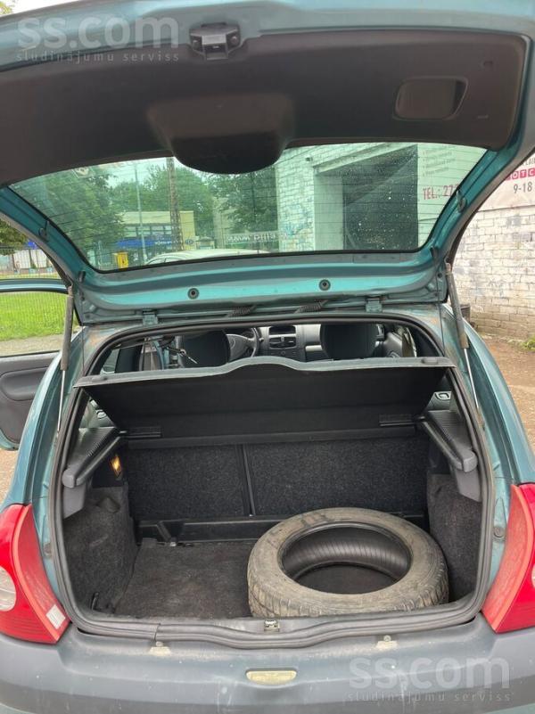 Green Renault Clio 2005 in Riga, with an engine capacity of 1.20 L and mileage of 227 thousand km for 350 €, photo 8 on AUTOMOTO.COM.LV