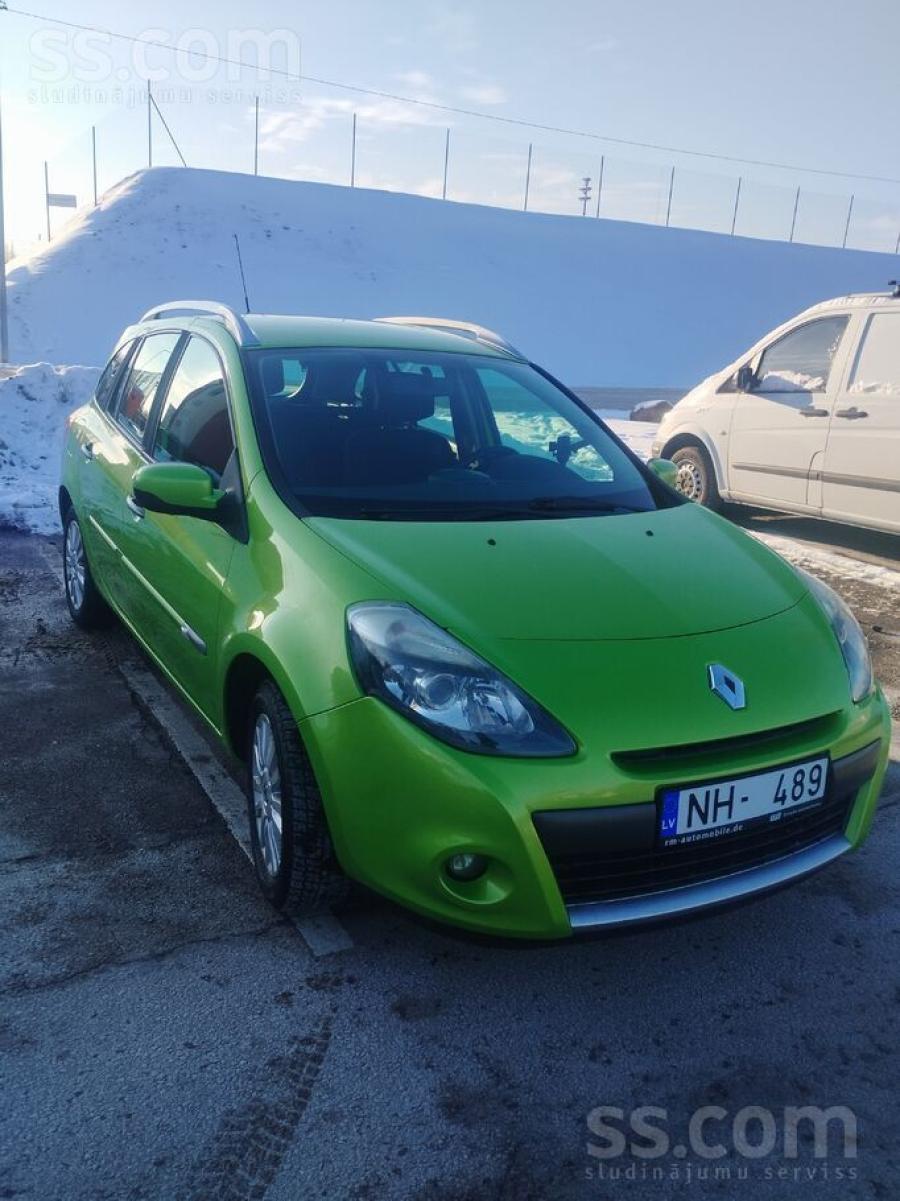 Green Renault Clio 2009 in Jelgava, with an engine capacity of 1.20 L and mileage of 271 thousand km for 2700 €, photo 1 on AUTOMOTO.COM.LV