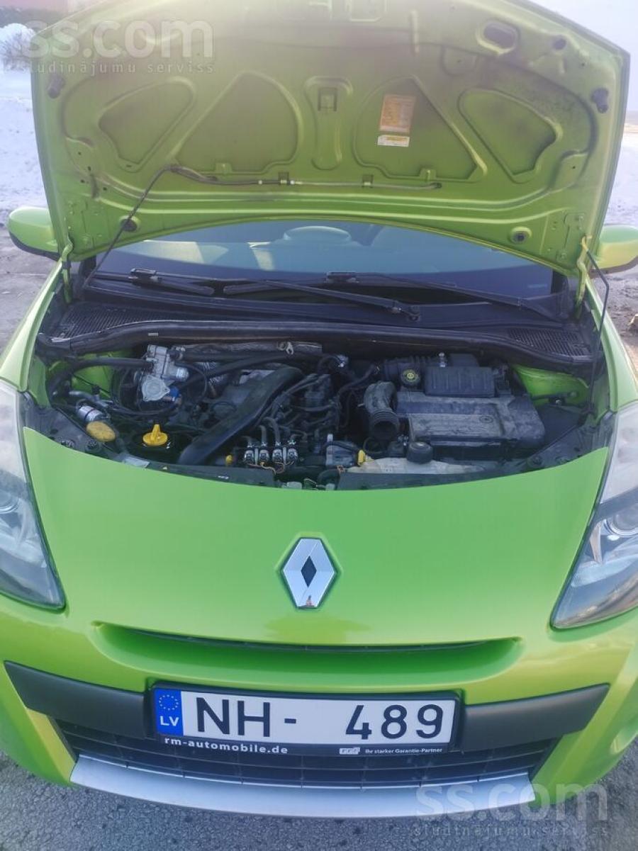 Green Renault Clio 2009 in Jelgava, with an engine capacity of 1.20 L and mileage of 271 thousand km for 2700 €, photo 10 on AUTOMOTO.COM.LV