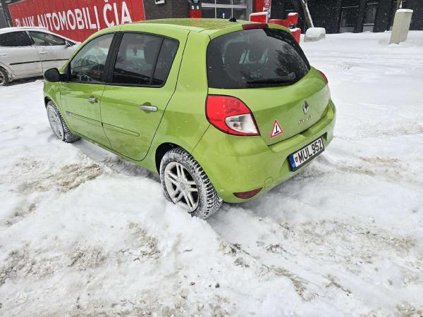 Zaļš Renault Clio 2010 Viļņa, ar dzinēja tilpumu 1.15 L un nobraukumu 297 tūkst. km par 1000 €, foto 3 vietnē AUTOMOTO.COM.LV