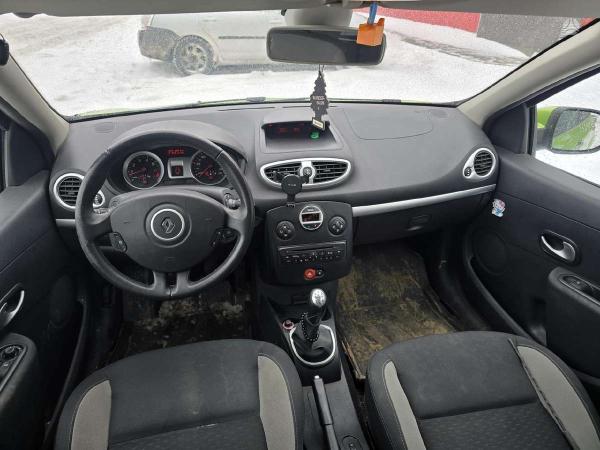 Zaļš Renault Clio 2010 Viļņa, ar dzinēja tilpumu 1.15 L un nobraukumu 297 tūkst. km par 1000 €, foto 9 vietnē AUTOMOTO.COM.LV