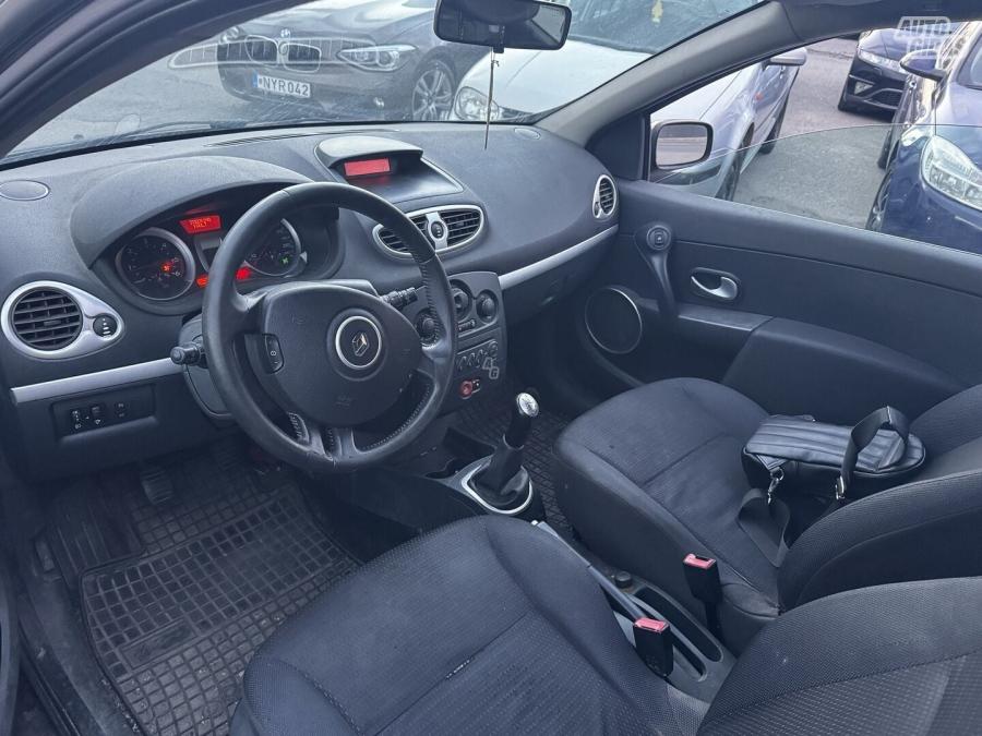 Grey Renault Clio 2008 in Panevezys, with an engine capacity of 1.50 L and mileage of 205 thousand km for 450 €, photo 8 on AUTOMOTO.COM.LV