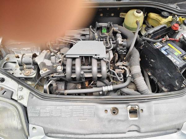 Pelēks Renault Clio 1999 Panevēža, ar dzinēja tilpumu 1.20 L un nobraukumu 103 tūkst. km par 500 €, foto 1 vietnē AUTOMOTO.COM.LV