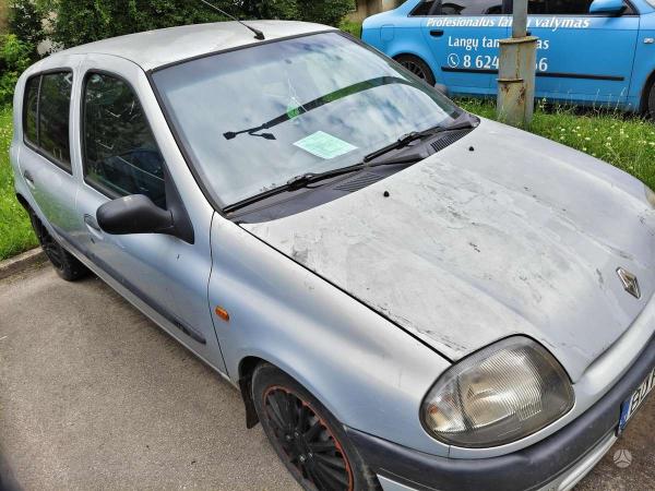 Pelēks Renault Clio 1999 Panevēža, ar dzinēja tilpumu 1.20 L un nobraukumu 103 tūkst. km par 500 €, foto 4 vietnē AUTOMOTO.COM.LV