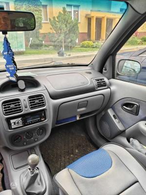 Pelēks Renault Clio 1999 Panevēža, ar dzinēja tilpumu 1.20 L un nobraukumu 103 tūkst. km par 500 €, foto 8 vietnē AUTOMOTO.COM.LV