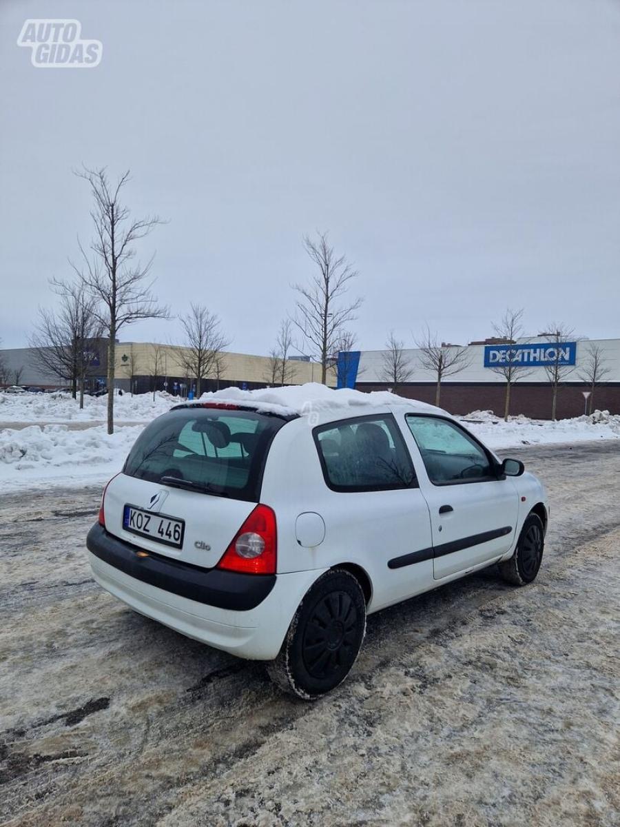 Pelēks Renault Clio 2001 Klaipėda, ar dzinēja tilpumu 1.10 L un nobraukumu 37 tūkst. km par 700 €, foto 3 vietnē AUTOMOTO.COM.LV