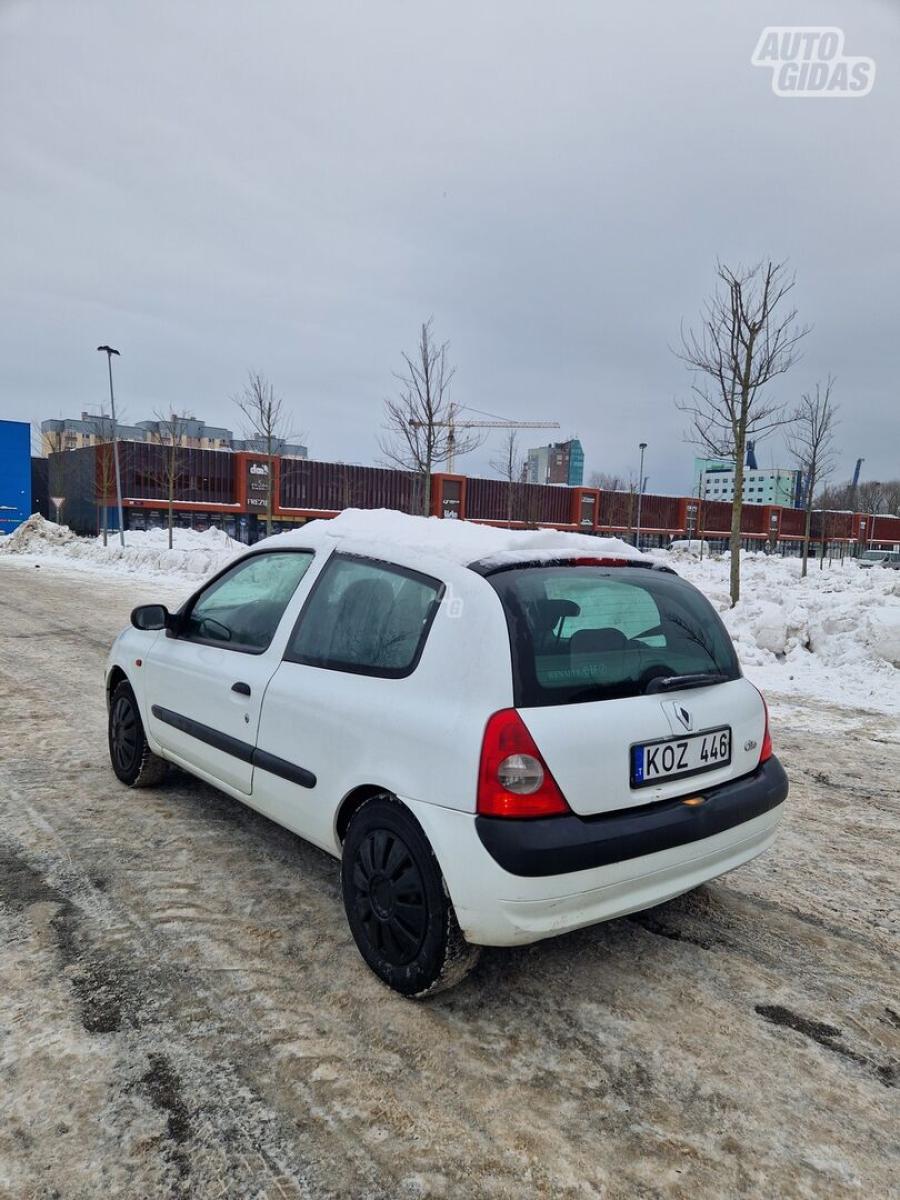 Pelēks Renault Clio 2001 Klaipėda, ar dzinēja tilpumu 1.10 L un nobraukumu 37 tūkst. km par 700 €, foto 4 vietnē AUTOMOTO.COM.LV