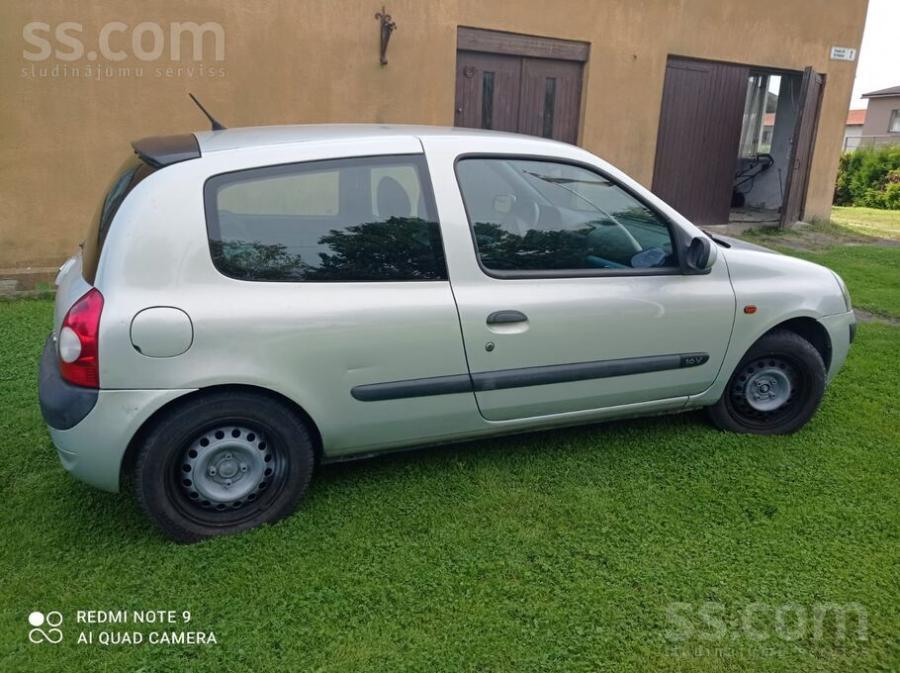Grey Renault Clio 2002 in Riga, with an engine capacity of 1.20 L and mileage of 140 thousand km for 650 €, photo 4 on AUTOMOTO.COM.LV