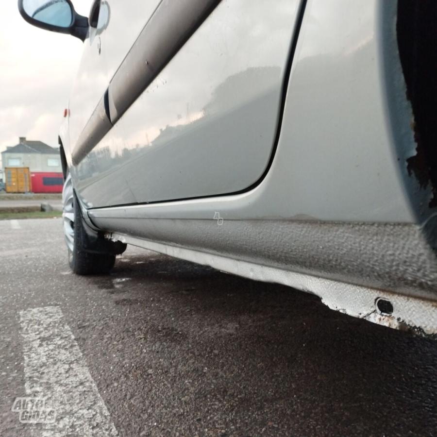 Pelēks Renault Clio 2003 Kauņa, ar dzinēja tilpumu 1.20 L un nobraukumu 193 tūkst. km par 850 €, foto 14 vietnē AUTOMOTO.COM.LV