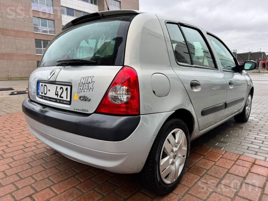Pelēks Renault Clio 2004 Rīga, ar dzinēja tilpumu 1.20 L un nobraukumu 0 tūkst. km par 2200 €, foto 9 vietnē AUTOMOTO.COM.LV