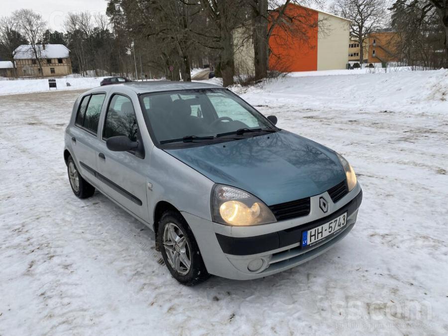 Grey Renault Clio 2004 in Riga, with an engine capacity of 1.20 L and mileage of 186 thousand km for 900 €, photo 2 on AUTOMOTO.COM.LV