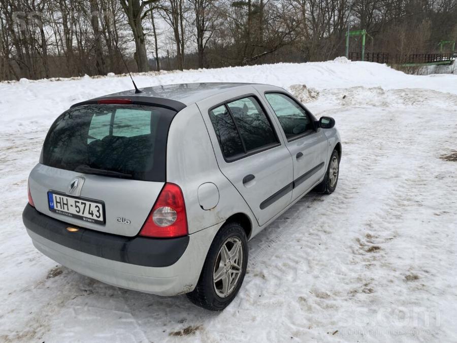 Grey Renault Clio 2004 in Riga, with an engine capacity of 1.20 L and mileage of 186 thousand km for 900 €, photo 3 on AUTOMOTO.COM.LV