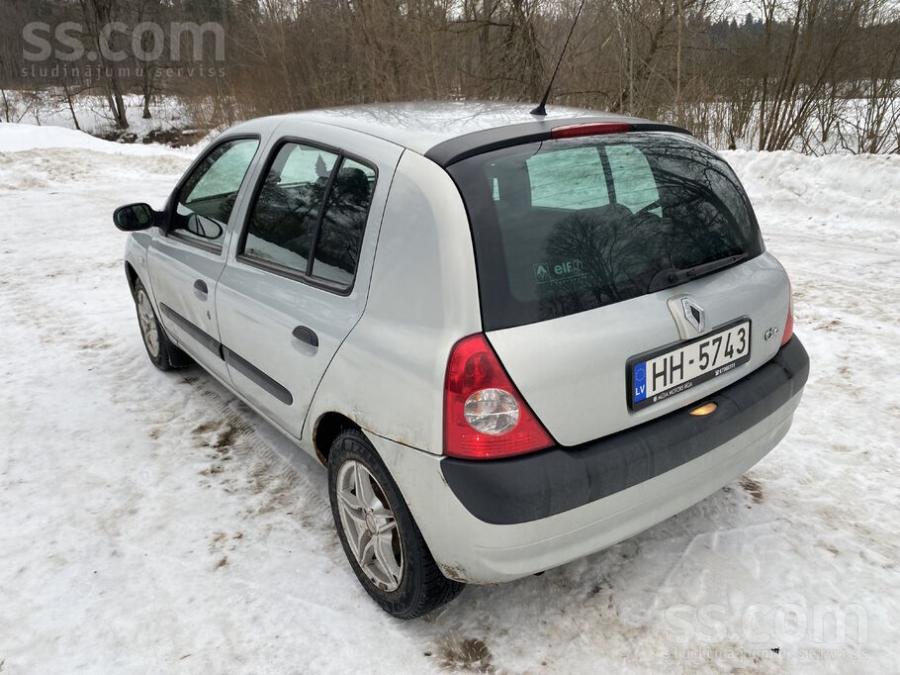 Grey Renault Clio 2004 in Riga, with an engine capacity of 1.20 L and mileage of 186 thousand km for 900 €, photo 4 on AUTOMOTO.COM.LV