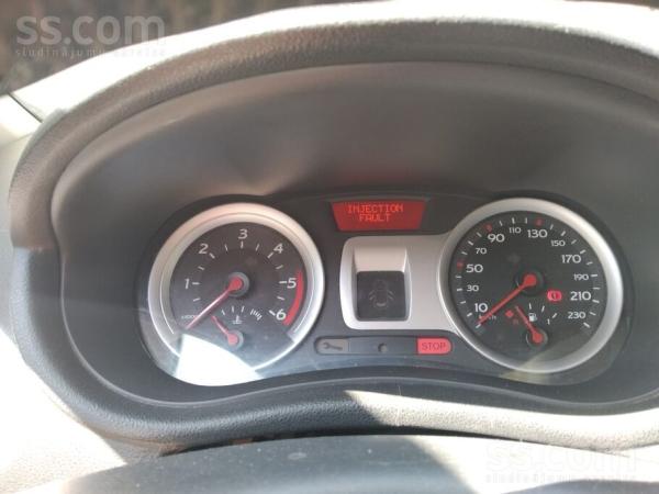 Pelēks Renault Clio 2005 Rīga, ar dzinēja tilpumu 1.50 L un nobraukumu 295 tūkst. km par 750 €, foto 5 vietnē AUTOMOTO.COM.LV