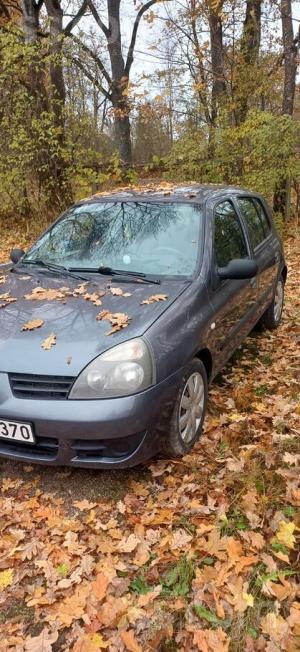 Grey Renault Clio 2006 in Cesis, with an engine capacity of 1.50 L and mileage of 200 thousand km for 600 €, photo 2 on AUTOMOTO.COM.LV