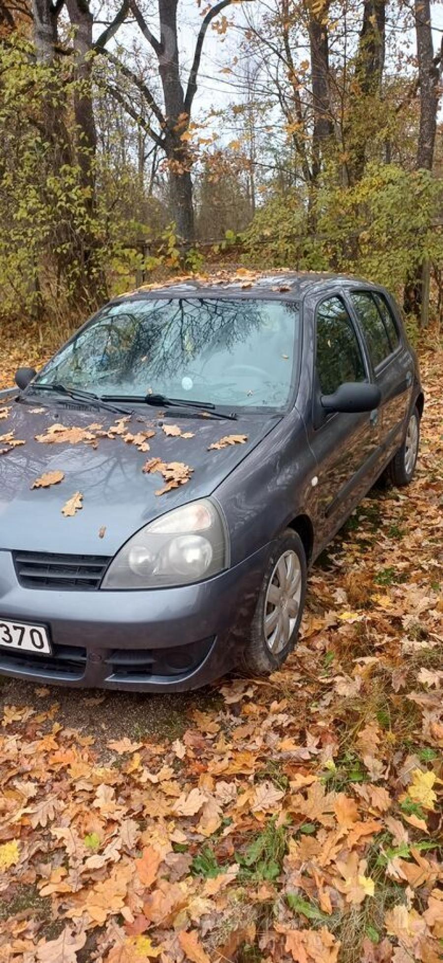 Grey Renault Clio 2006 in Cesis, with an engine capacity of 1.50 L and mileage of 200 thousand km for 600 €, photo 2 on AUTOMOTO.COM.LV