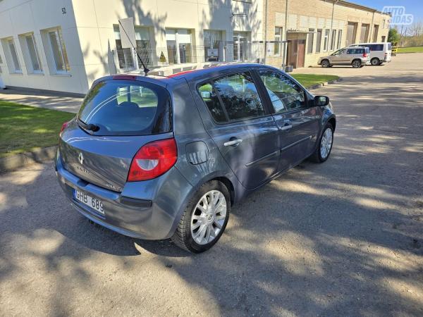 Grey Renault Clio 2006 in Radviliskis, with an engine capacity of 1.50 L and mileage of 312 thousand km for 1330 €, photo 3 on AUTOMOTO.COM.LV