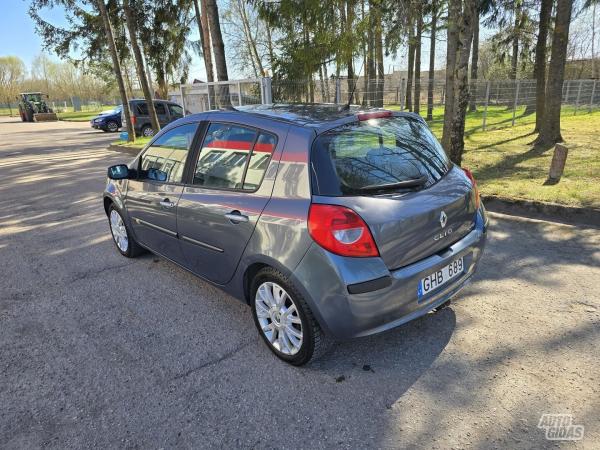 Grey Renault Clio 2006 in Radviliskis, with an engine capacity of 1.50 L and mileage of 312 thousand km for 1330 €, photo 4 on AUTOMOTO.COM.LV
