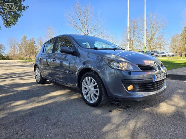Grey Renault Clio 2006 in Radviliskis, with an engine capacity of 1.50 L and mileage of 312 thousand km for 1330 €, photo 5 on AUTOMOTO.COM.LV
