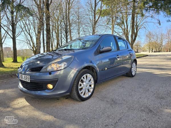 Grey Renault Clio 2006 in Radviliskis, with an engine capacity of 1.50 L and mileage of 312 thousand km for 1330 €, photo 6 on AUTOMOTO.COM.LV