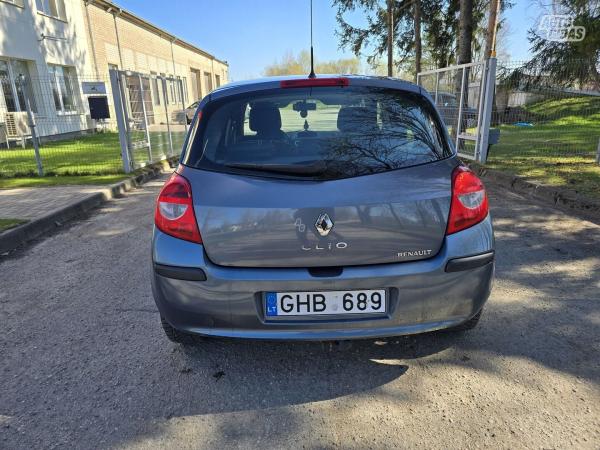 Grey Renault Clio 2006 in Radviliskis, with an engine capacity of 1.50 L and mileage of 312 thousand km for 1330 €, photo 10 on AUTOMOTO.COM.LV