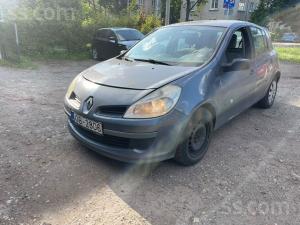Pelēks Renault Clio 2006 Rīga, ar dzinēja tilpumu 1.10 L un nobraukumu 345 tūkst. km par 350 €, foto 3 vietnē AUTOMOTO.COM.LV