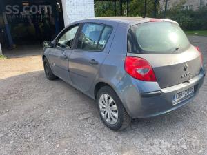 Pelēks Renault Clio 2006 Rīga, ar dzinēja tilpumu 1.10 L un nobraukumu 345 tūkst. km par 350 €, foto 4 vietnē AUTOMOTO.COM.LV
