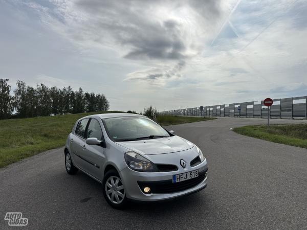 Grey Renault Clio 2006 in Kalvarija, with an engine capacity of 1.10 L and mileage of 216 thousand km for 1600 €, photo 5 on AUTOMOTO.COM.LV