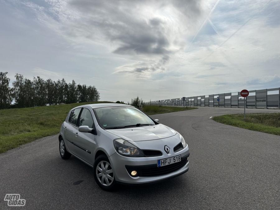 Pelēks Renault Clio 2006 Kalvarija, ar dzinēja tilpumu 1.10 L un nobraukumu 216 tūkst. km par 1600 €, foto 5 vietnē AUTOMOTO.COM.LV