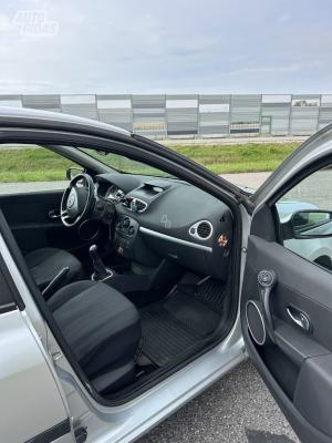 Pelēks Renault Clio 2006 Kalvarija, ar dzinēja tilpumu 1.10 L un nobraukumu 216 tūkst. km par 1600 €, foto 11 vietnē AUTOMOTO.COM.LV