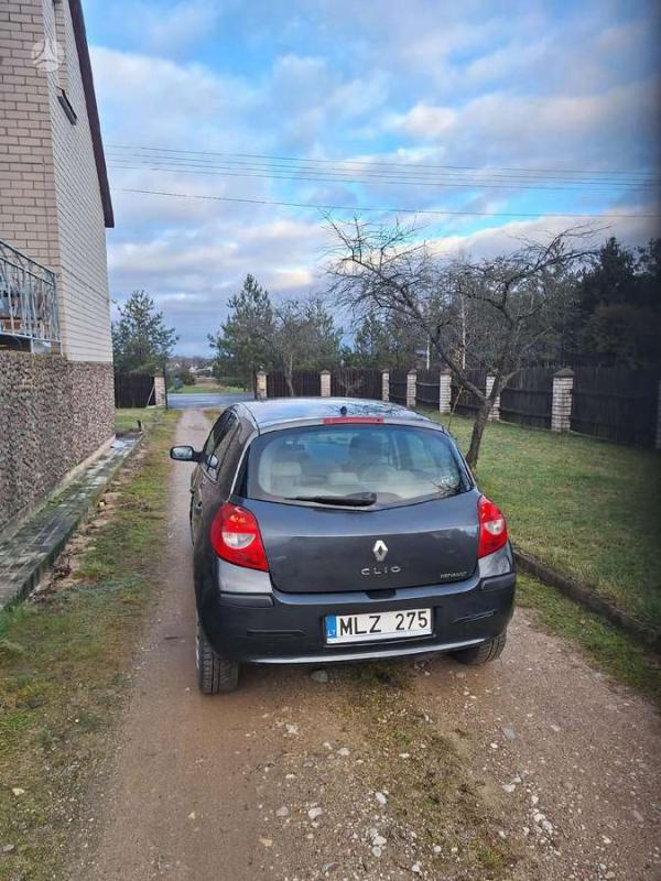 Grey Renault Clio 2007 in Lazdijai, with an engine capacity of 1.50 L and mileage of 311 thousand km for 1240 €, photo 6 on AUTOMOTO.COM.LV