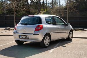 Pelēks Renault Clio 2007 Ogre, ar dzinēja tilpumu 1.50 L un nobraukumu 240 tūkst. km par 1950 €, foto 4 vietnē AUTOMOTO.COM.LV