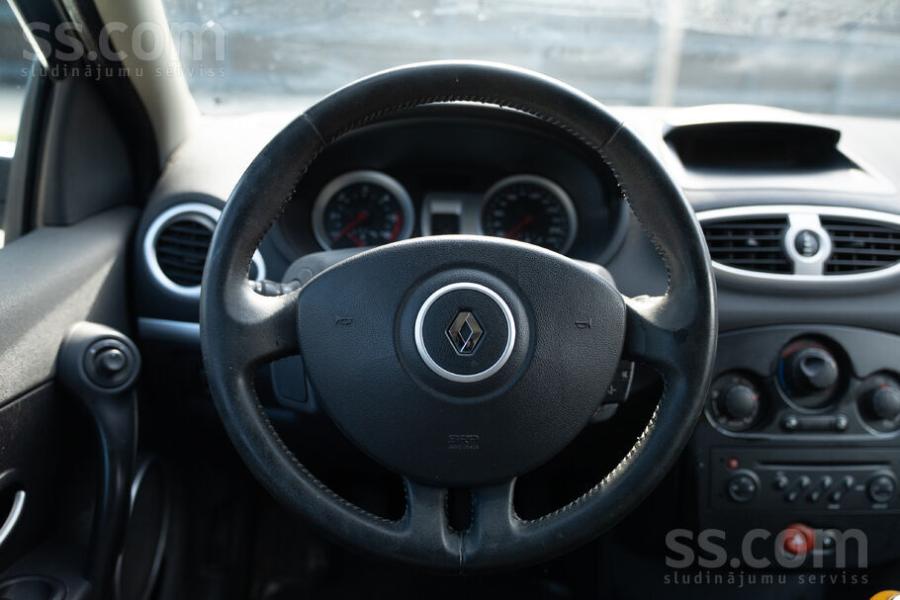 Pelēks Renault Clio 2007 Ogre, ar dzinēja tilpumu 1.50 L un nobraukumu 240 tūkst. km par 1950 €, foto 7 vietnē AUTOMOTO.COM.LV